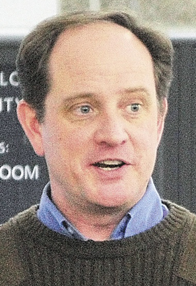 Paul backer in Maine persists in rebel role