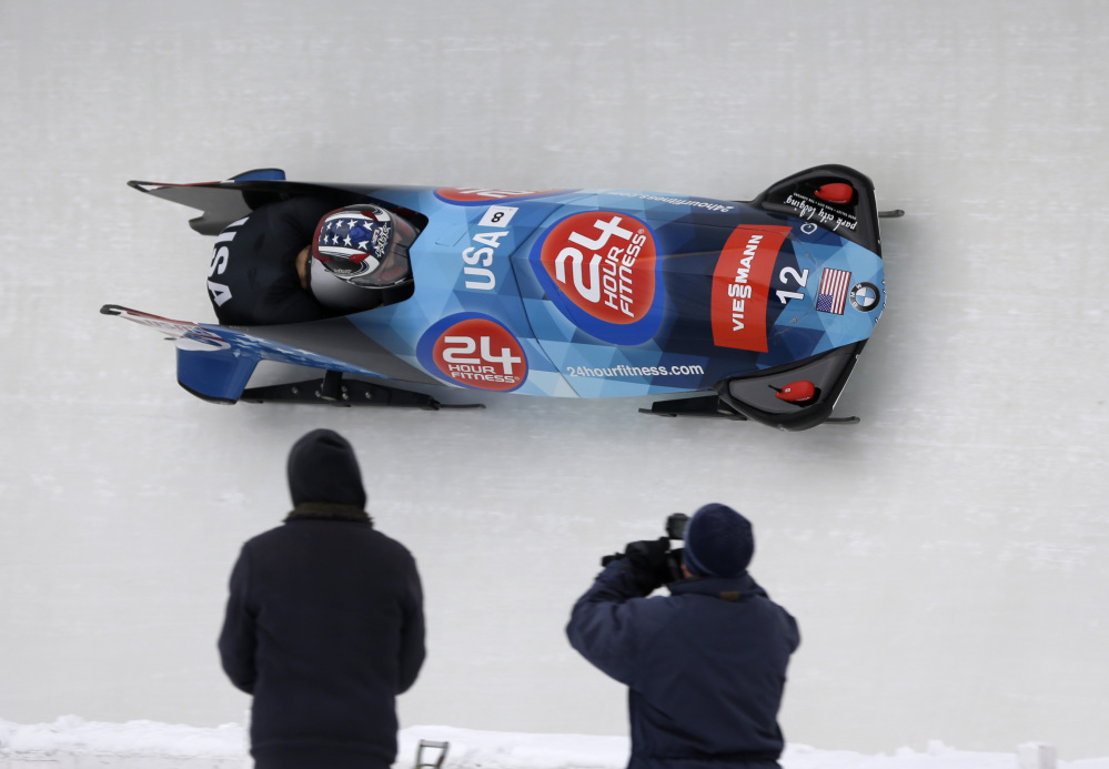 Holcomb wins again, US sweeps 2-man bobsled