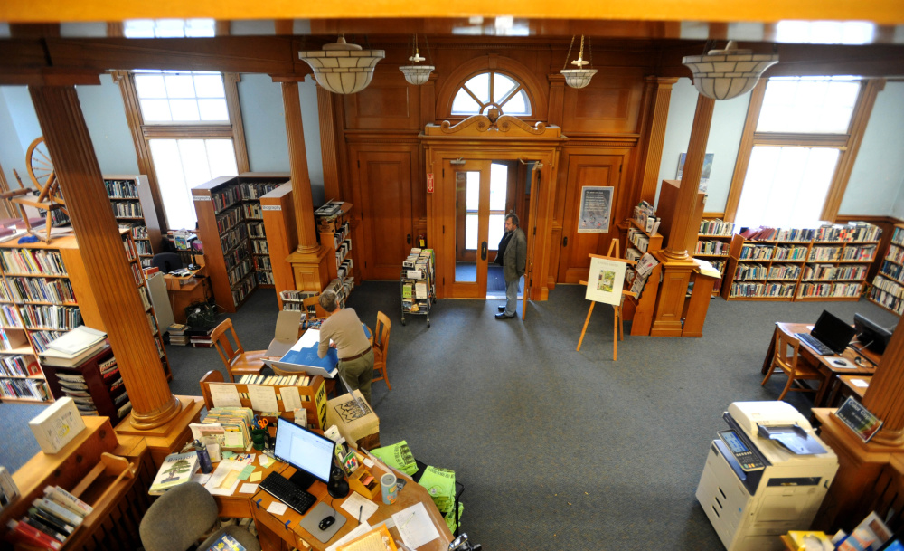 Wilton library director reflects on 30 years spent in libraries