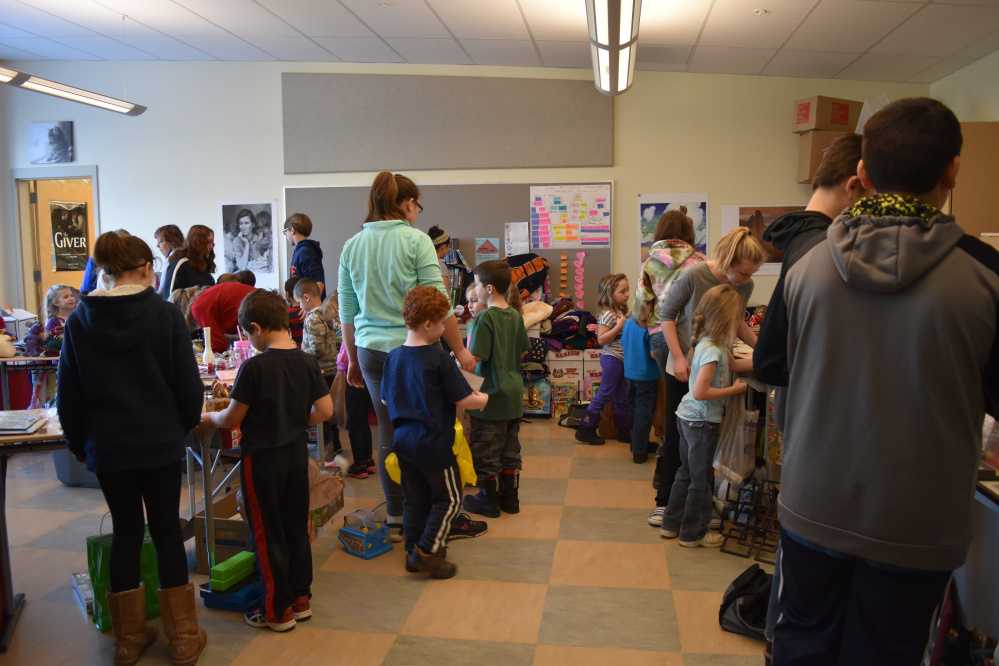 Chelsea Elementary School holds Holiday Table