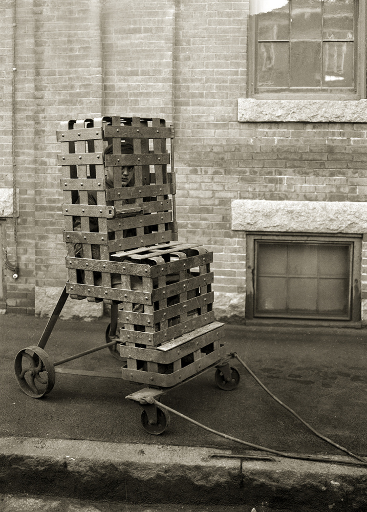 Historical oddity ‘tramp chair’ returns to Oakland for summer