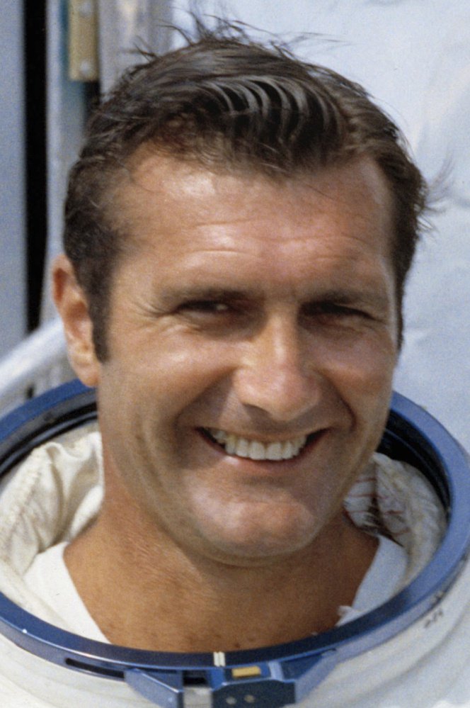 Apollo 12 astronaut Richard Gordon Jr. dies