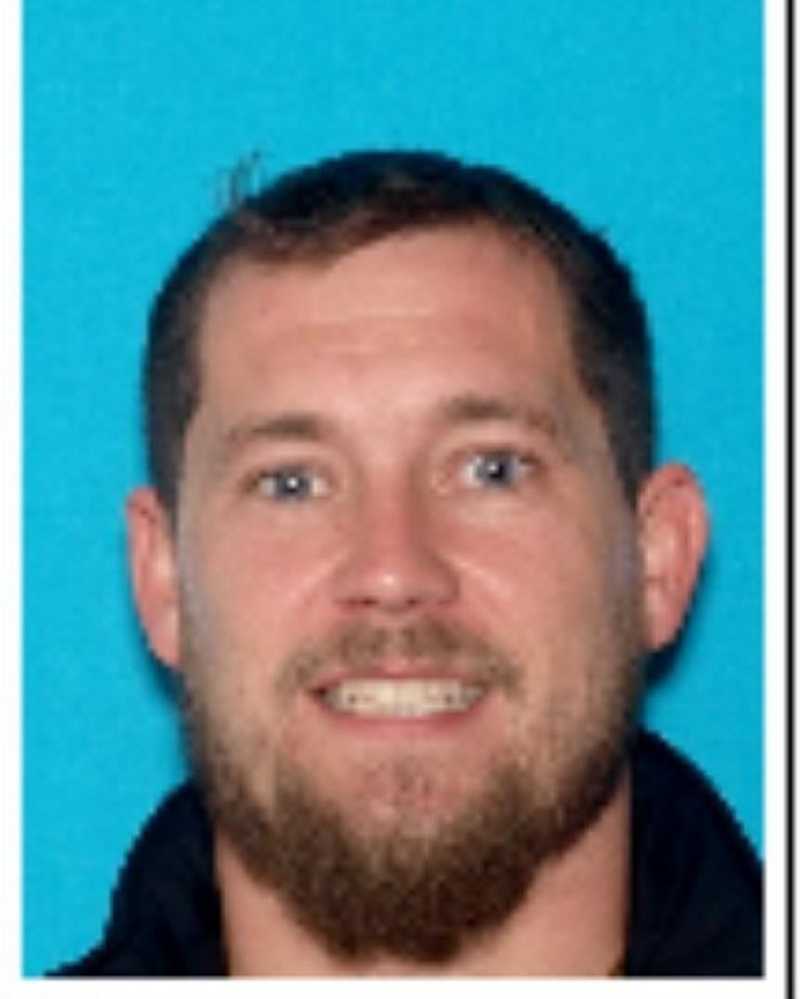 Skowhegan man charged with theft for not completing roof job