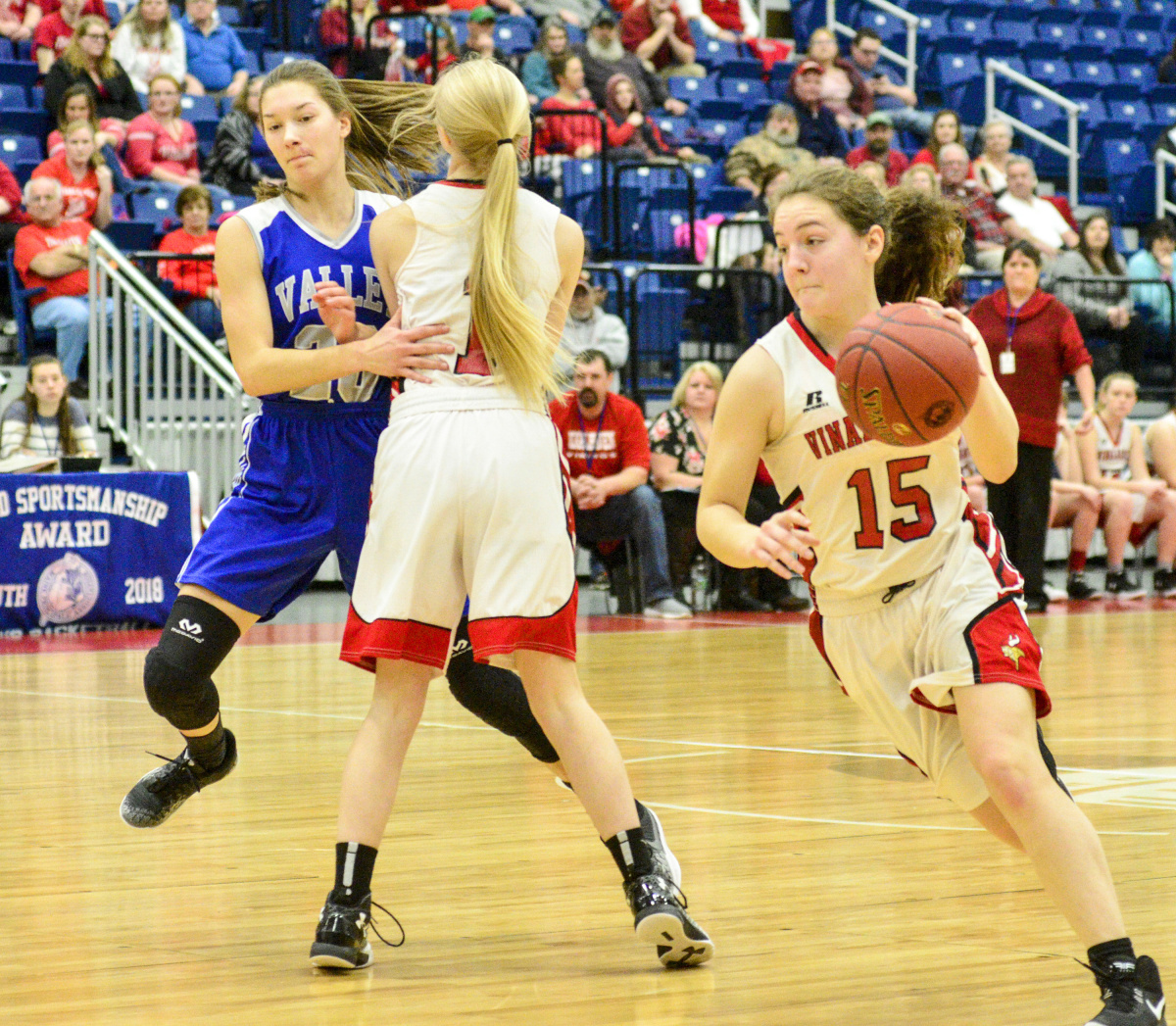 Vinalhaven girls basketball opens tourney with rout
