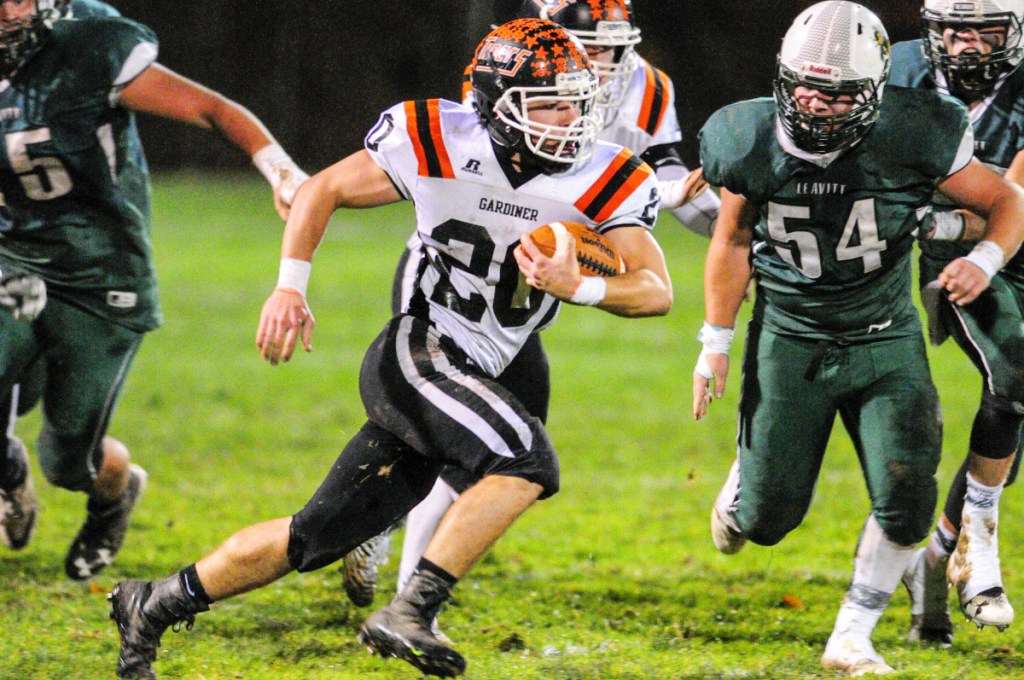 Football notes: With the game on the line, Gardiner’s key play was a ...