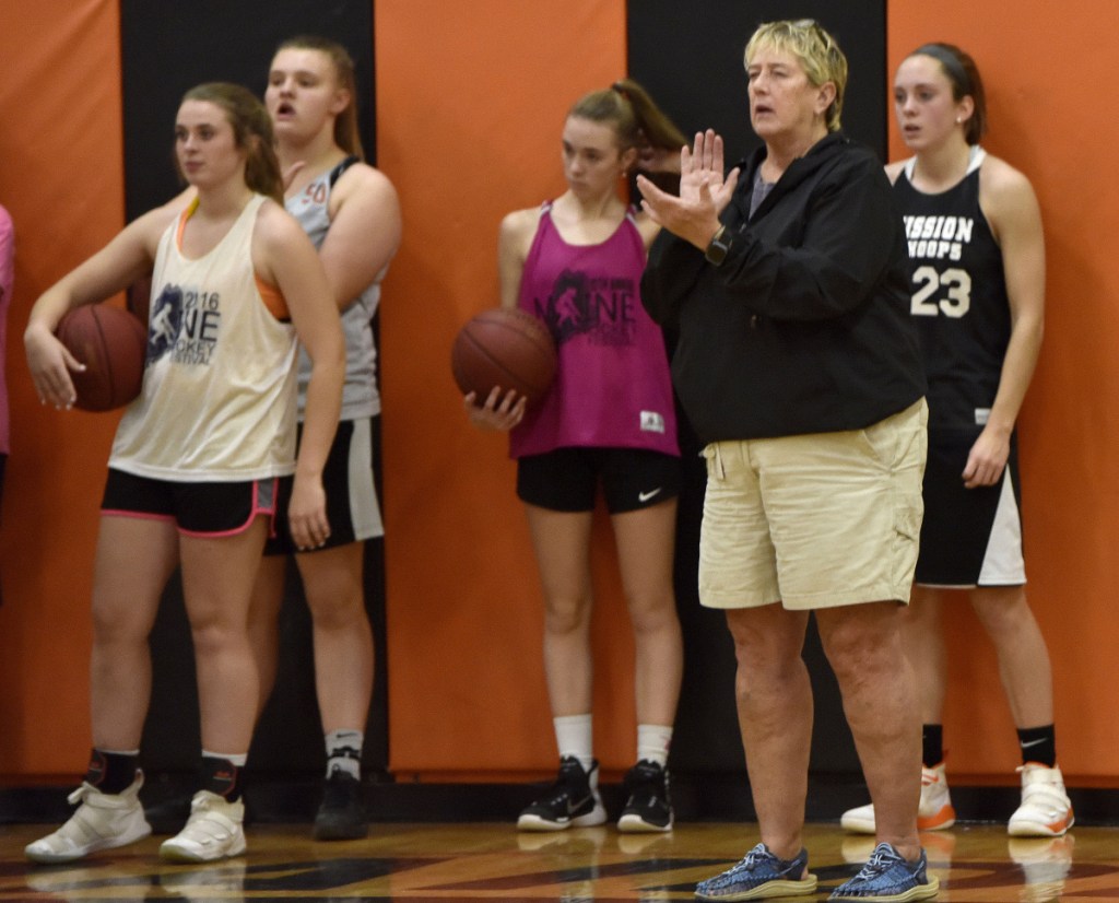Brenda Beckwith returns to bench with Winslow girls basketball program