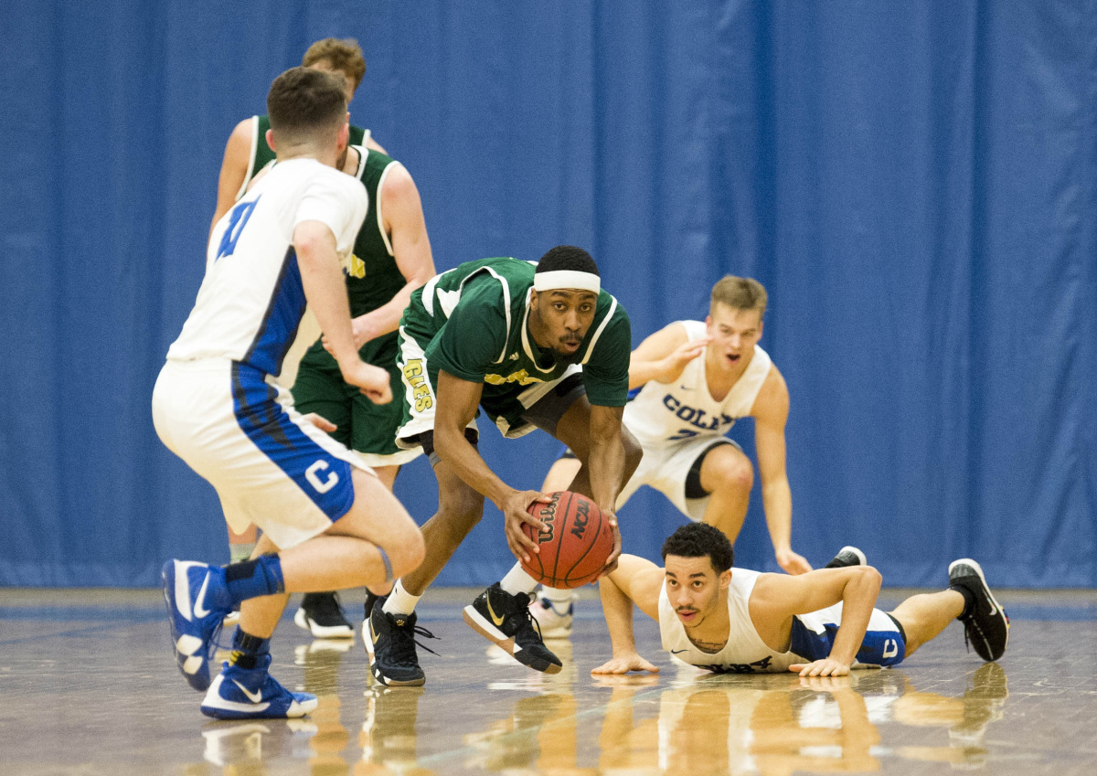 Colby men’s basketball wins at buzzer