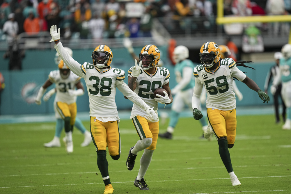Packers have 3 interceptions in 4th quarter, beat Dolphins 26-20