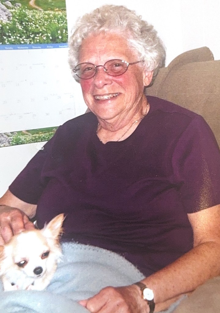 Obituary: Eileen Lois Howard