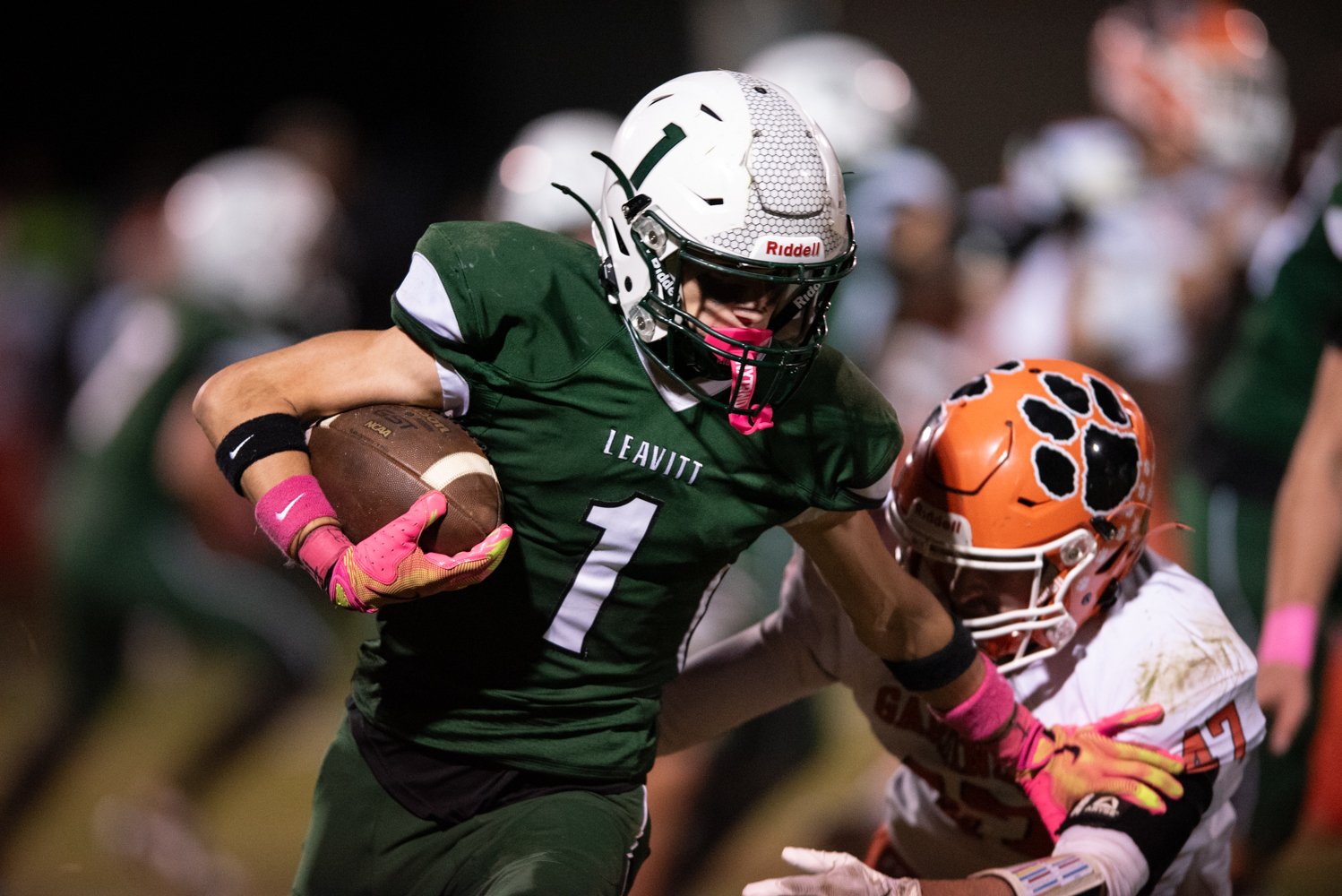 Leavitt football dominates, hands Gardiner 1st loss