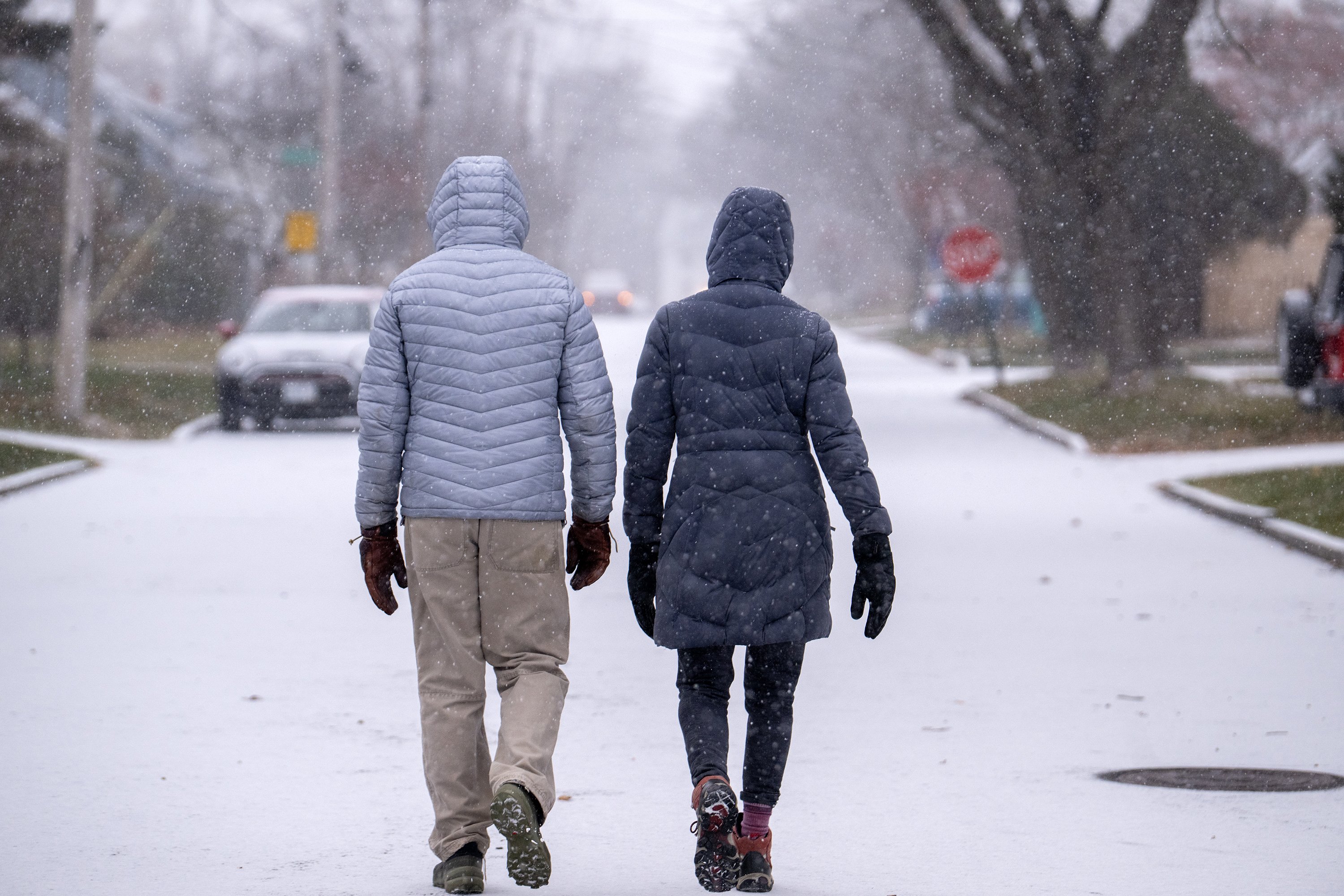 Live updates: Maine’s first major snow of season closes schools, leads ...