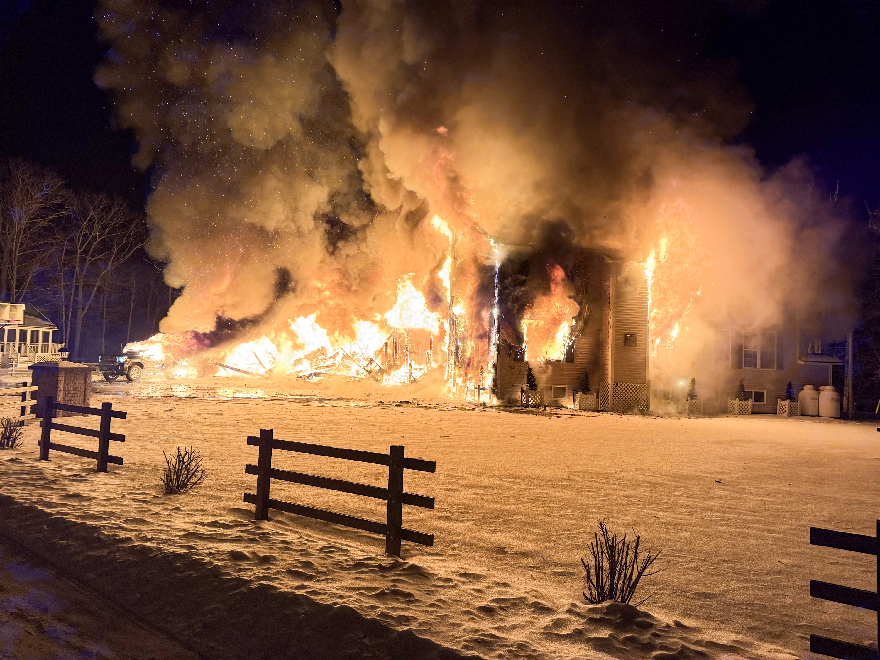 Fire destroys Wayne home