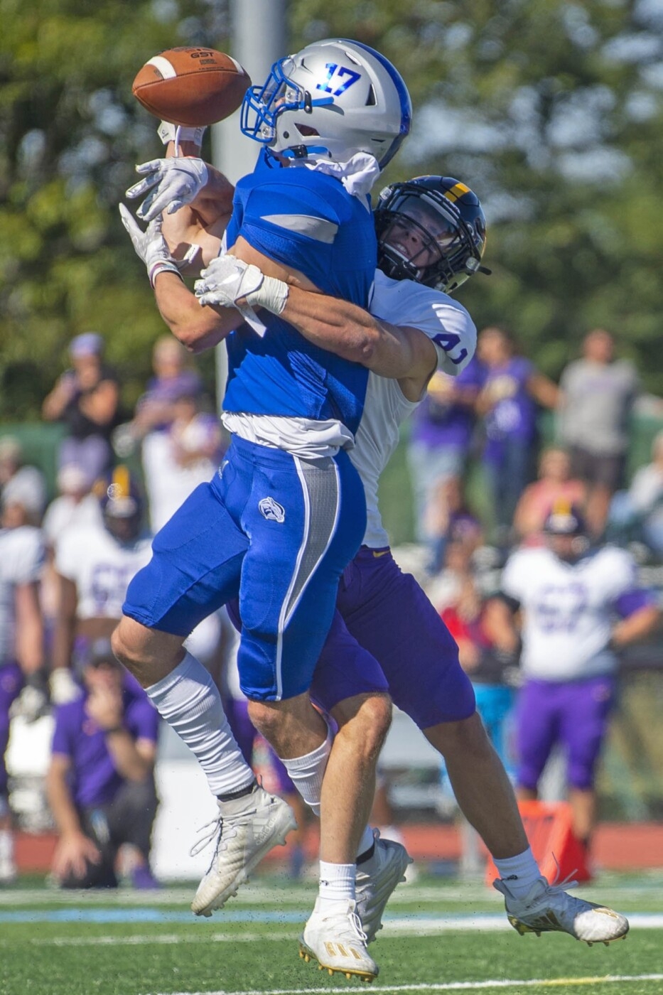 College football: Colby kicks off season with upset over defending ...