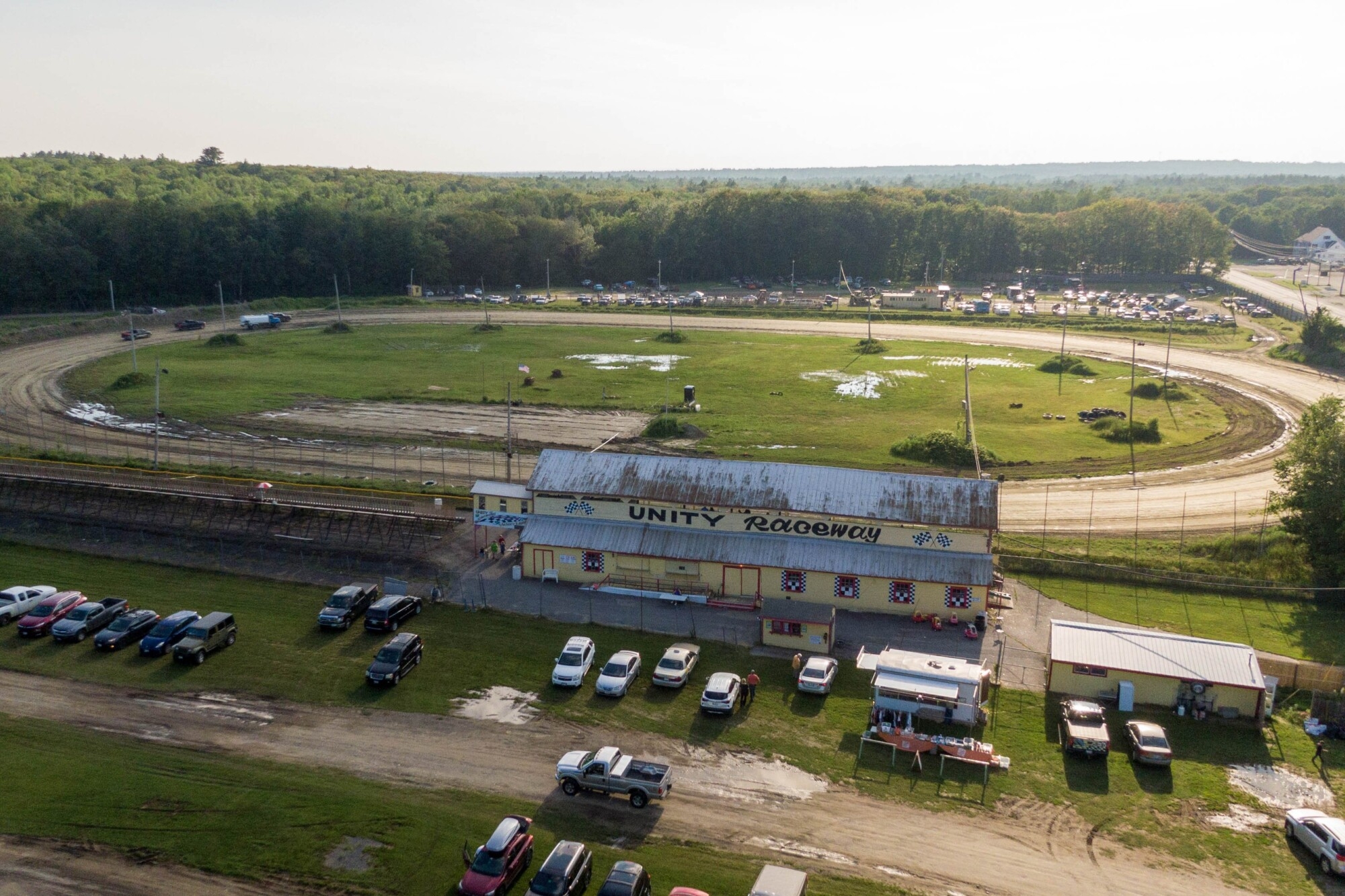 Auto Racing: Drivers get down and dirty at Unity Raceway